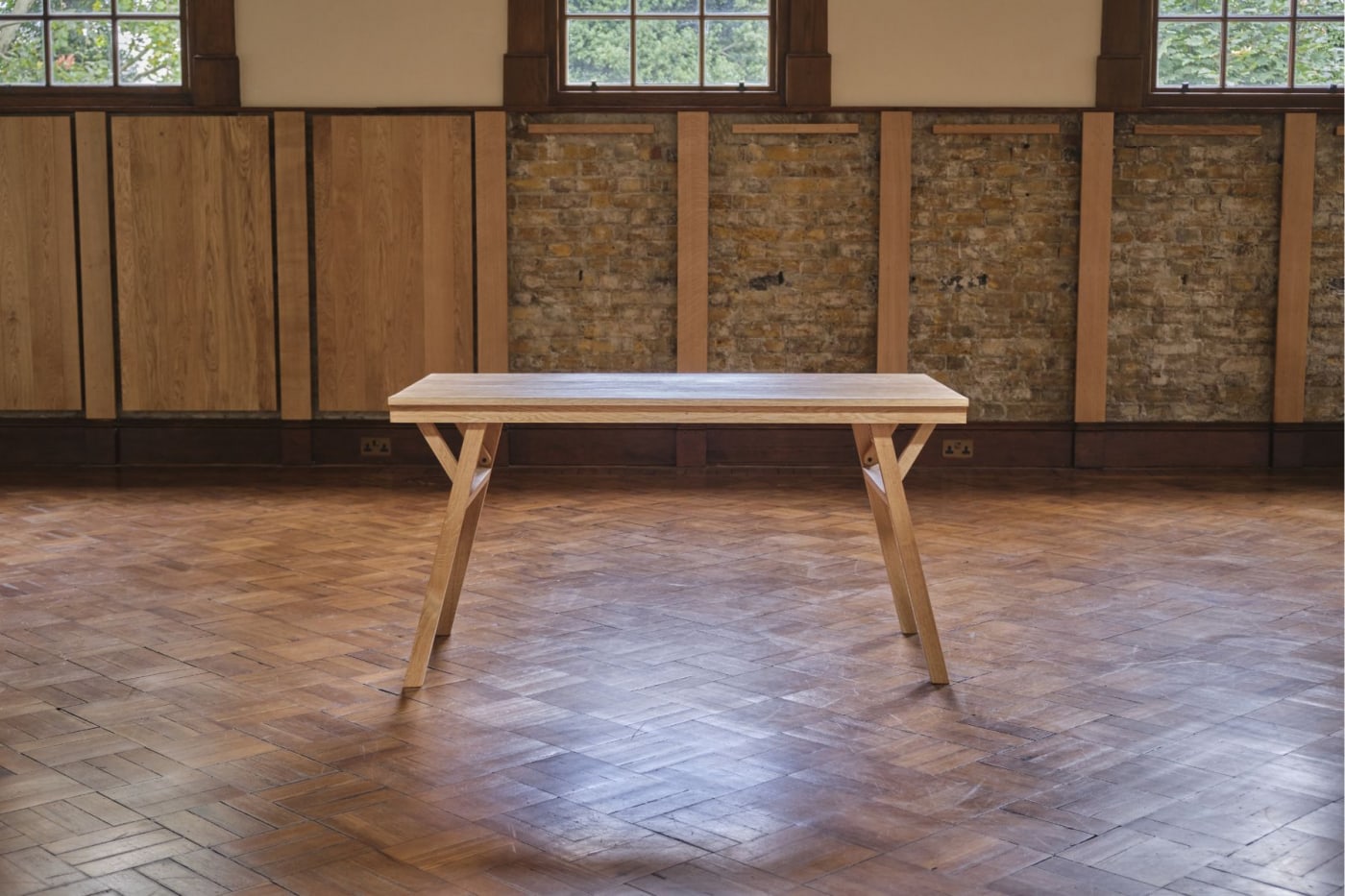 Mentsen – The Exchange tables and chairs