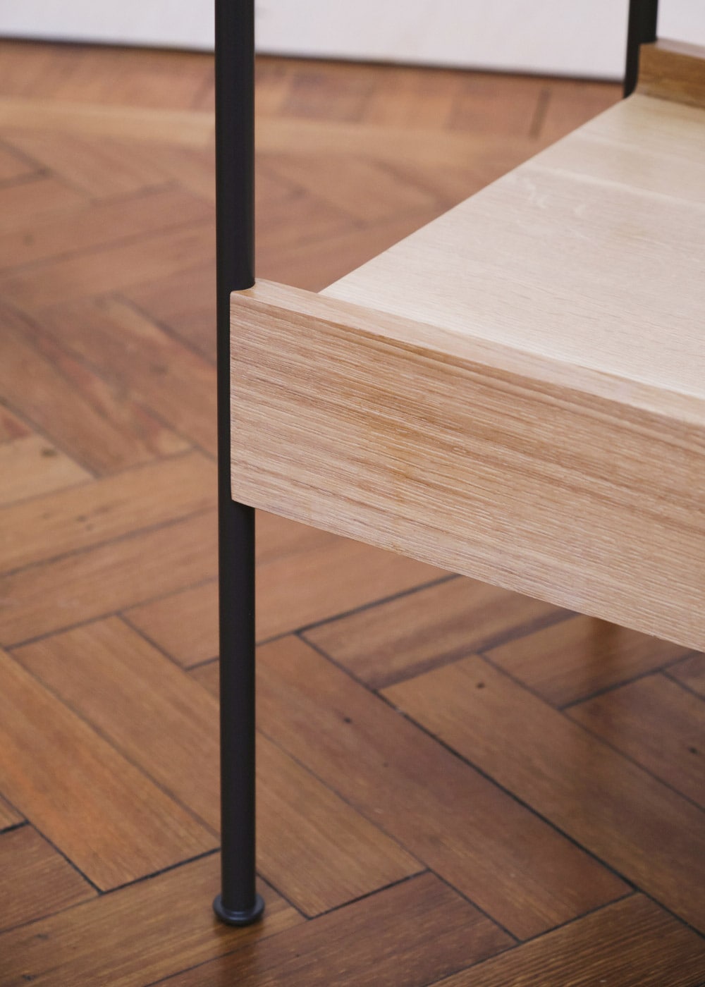 Mentsen – I-beam console