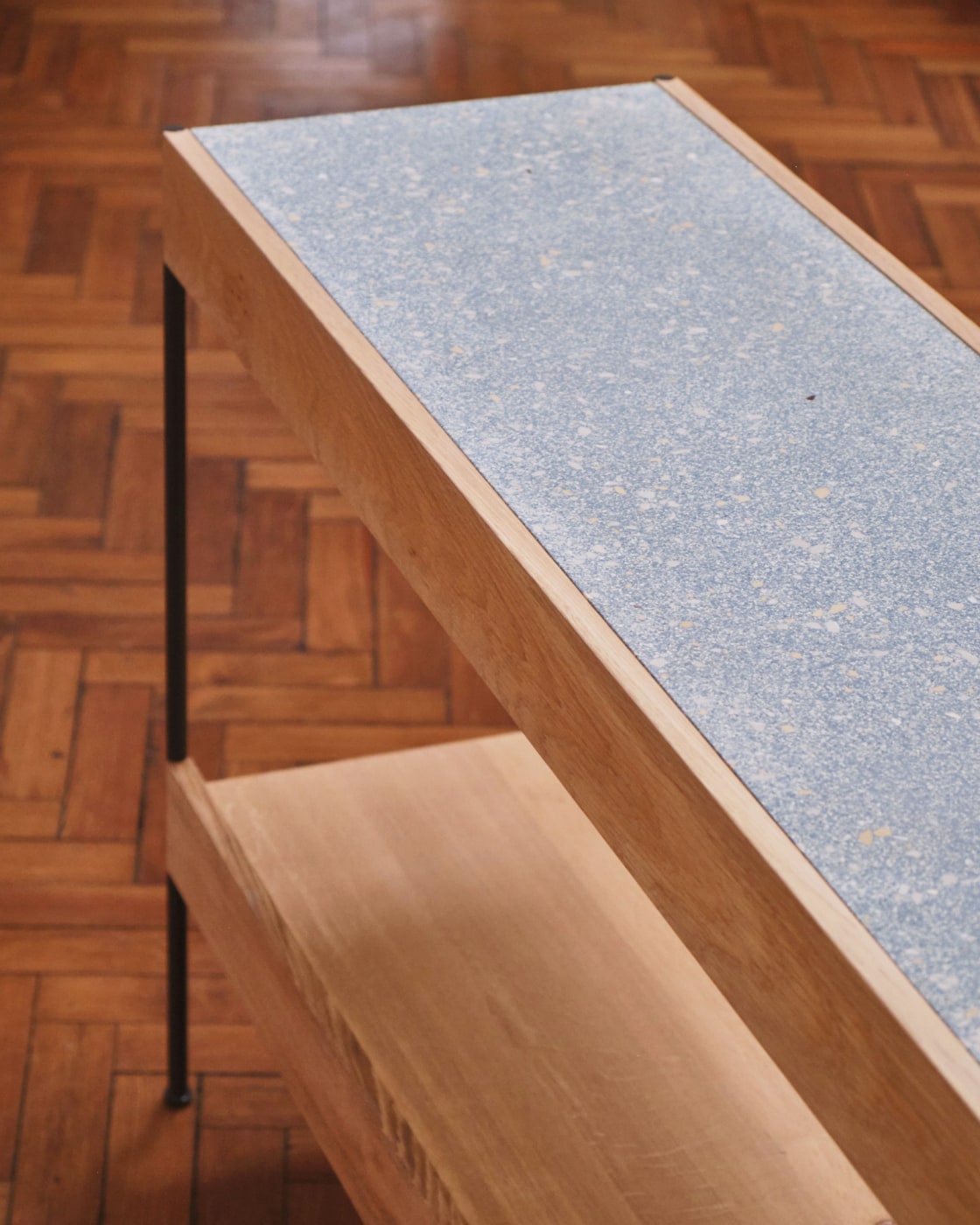 Mentsen – I-beam console