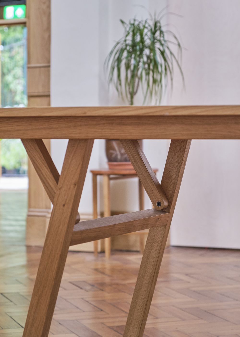 Mentsen – The Exchange tables and chairs