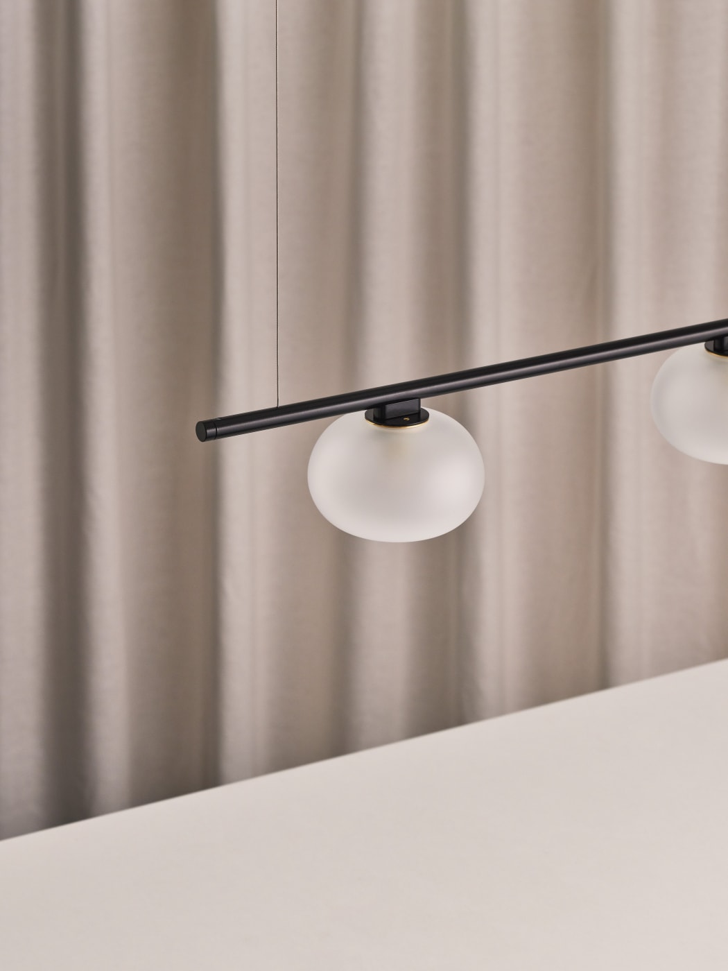 Mentsen – Melina Linear